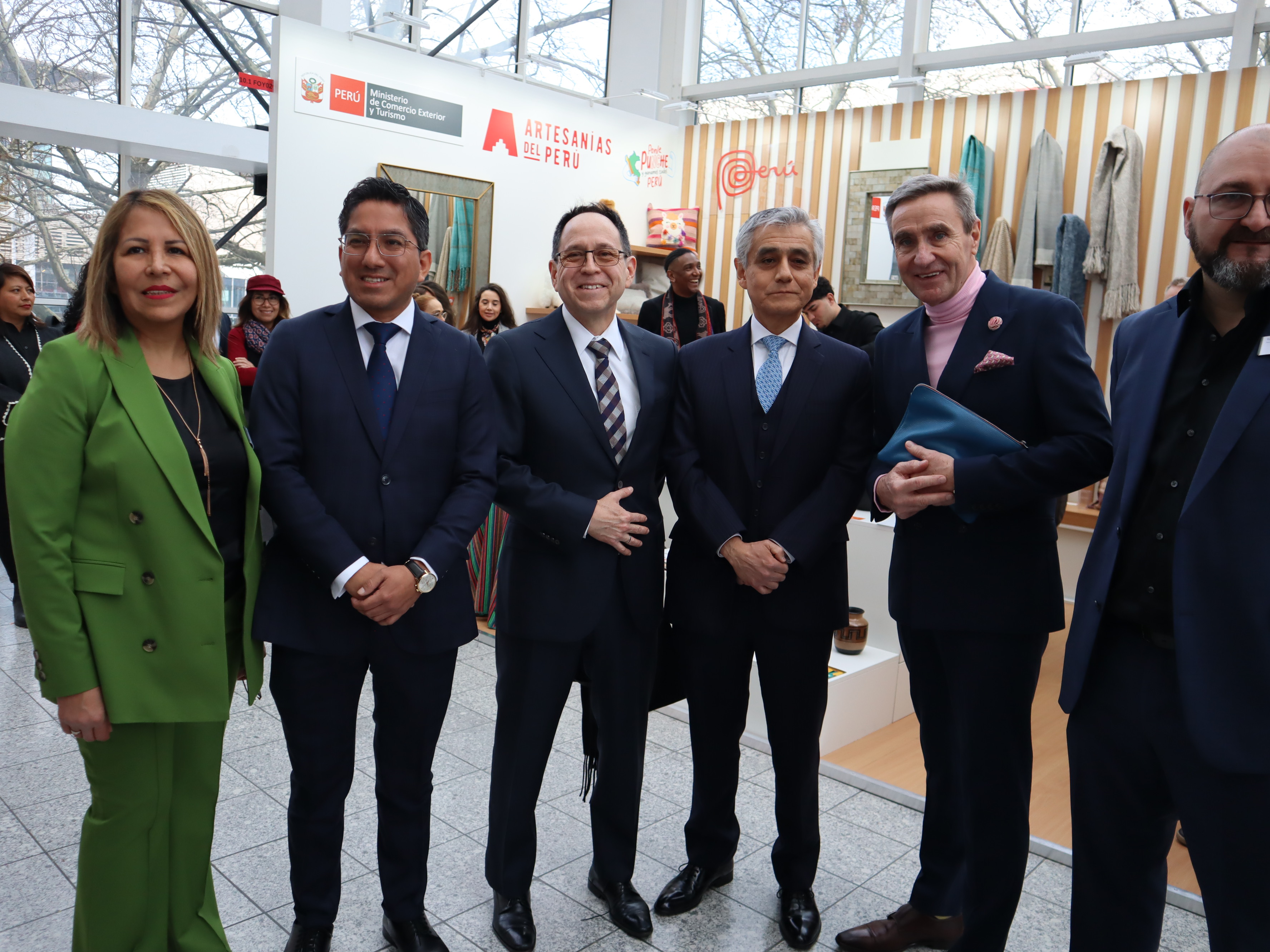 Perú deslumbra en la Feria Ambiente 2025: Artesanía e Innovación